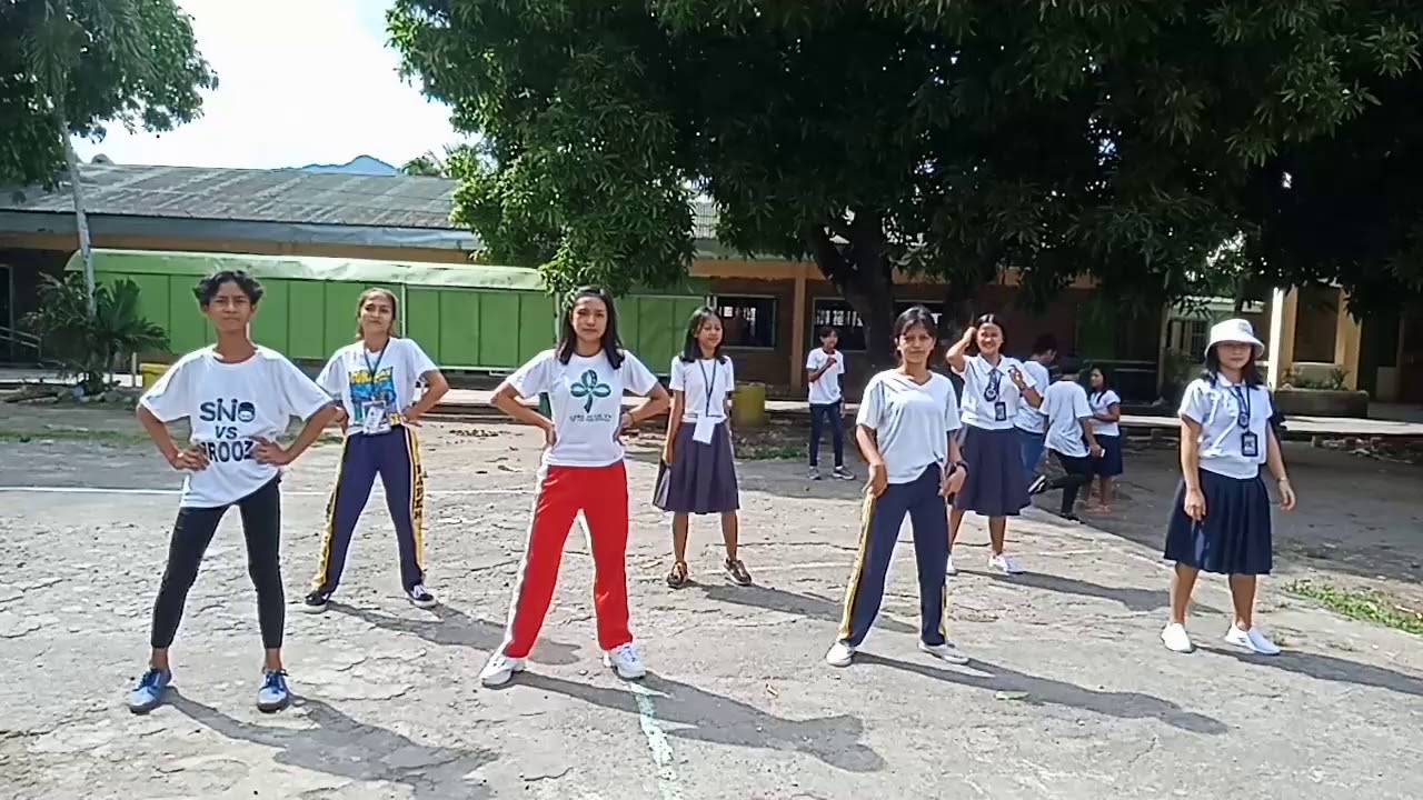 Banana dance challenge covered-spa gallanosa national high school - YouTube