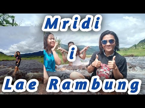 LAE RAMBUNG KUTAGALUNG, MAMA MUDA MANDI DI SUNGAI