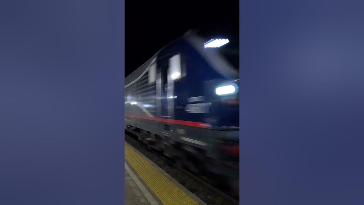 Amtrak 383 - Ill Zephyr - Arriving at GBB #gbb #galesburg #amtrak #trains #transit - YouTube