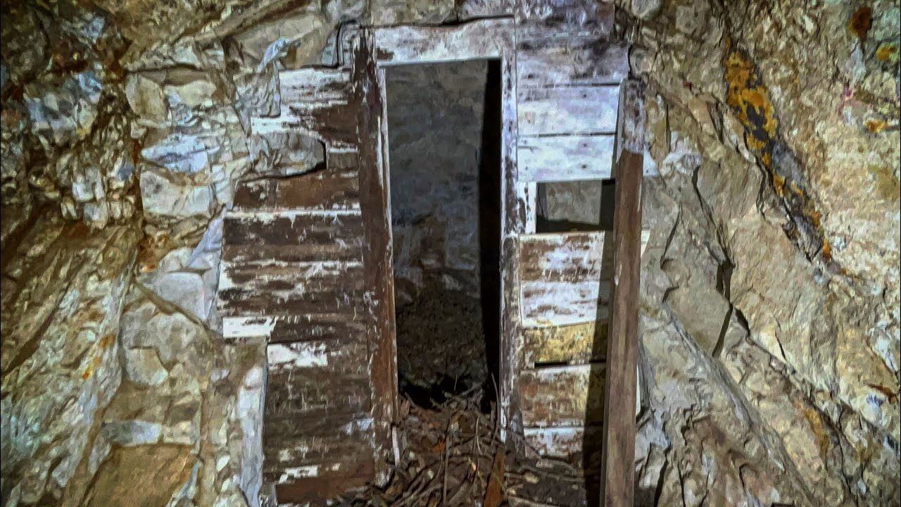 Return to the Rabbit Hole Mine with ropes and a ladder! - YouTube