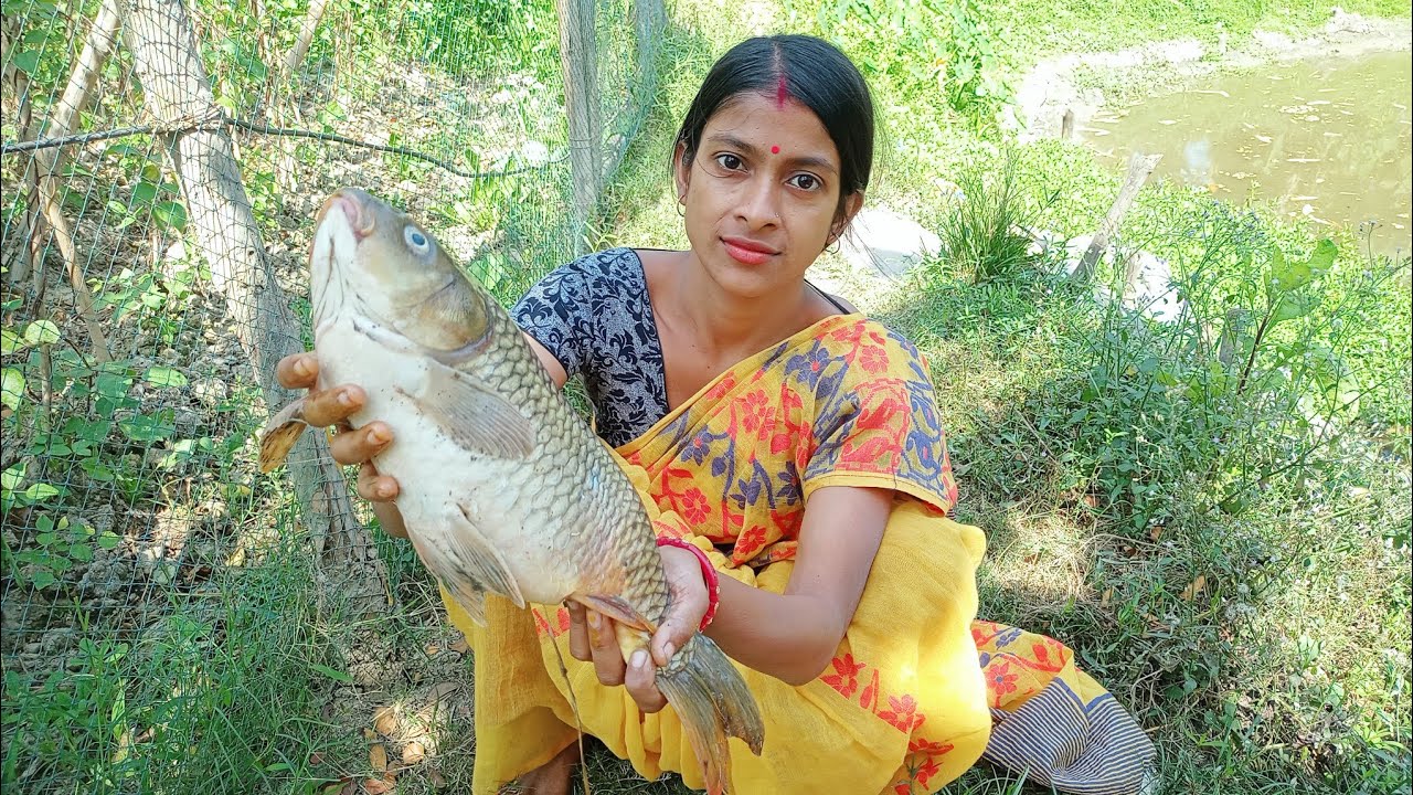 2.200kg size এ গোল্ডফিস কেটে রান্না করলাম|||village style cooking ...