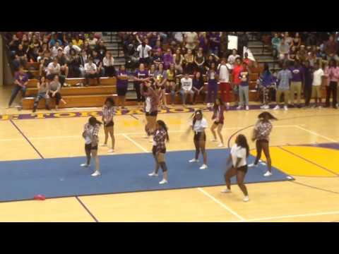 BHS Cheer Pep Rally Dance Off - YouTube