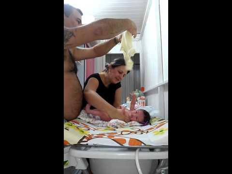 1° banho com papai e mamãe