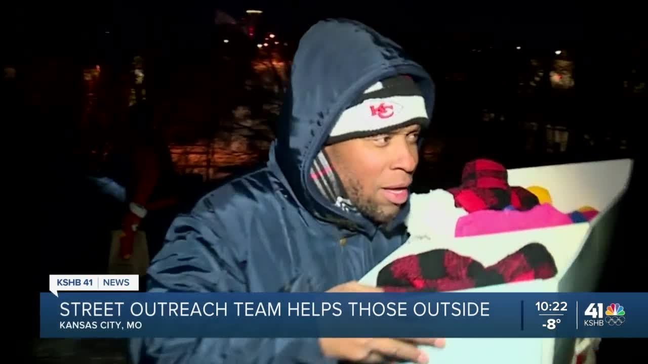 Street outreach team provides warming supplies to those without shelter ...