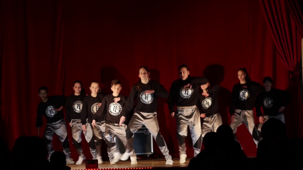 R Born 2 Dance || Reborn Christmas Show 2016 - YouTube