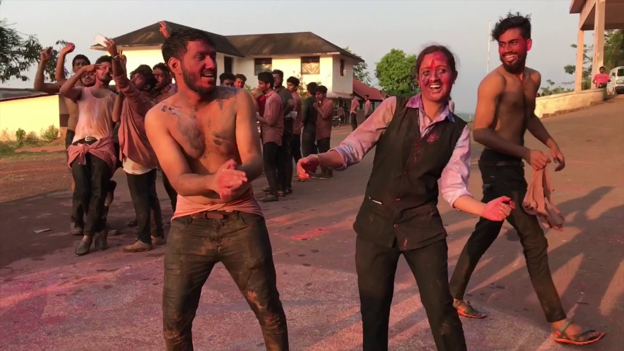 Holi celebration Team CLOUDZ-KMCTCE 17 - YouTube