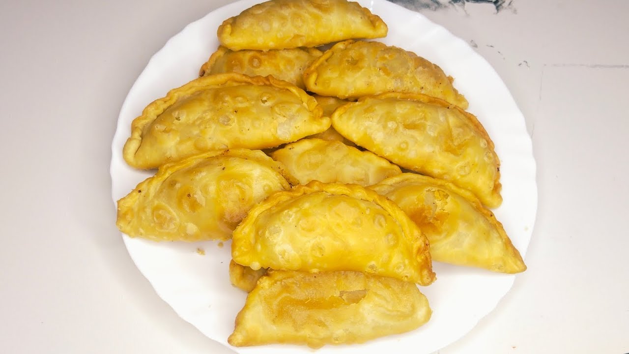 Mawa ka samosa/ Mawa stuffed samosa/बिना चासनी का झटपट बनाए मावा का ...