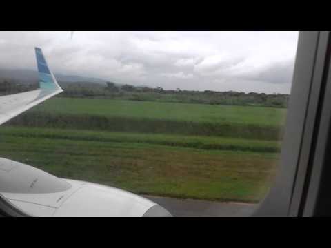 GARUDA INDONESIA SESAAT SETELAH LANDING KENDARI SU