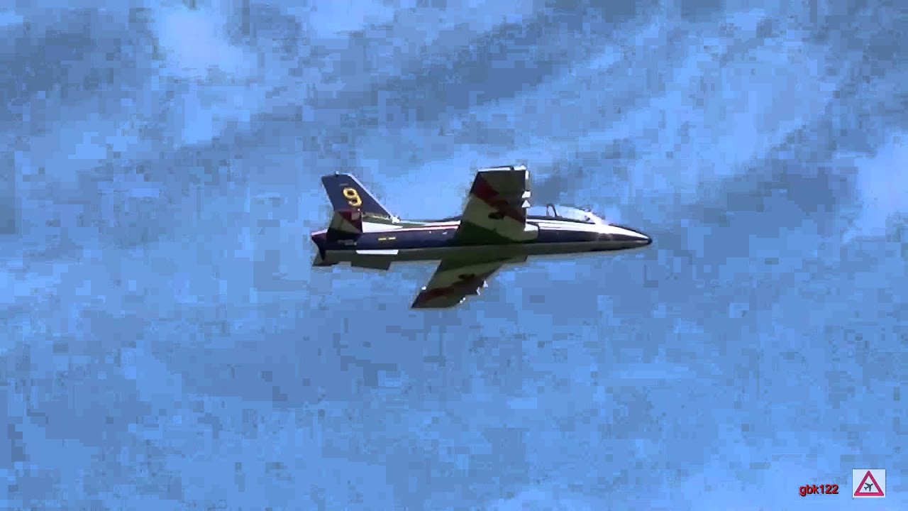 Aermacchi mb 339 rc Pilot Daniel Eichenberger - YouTube
