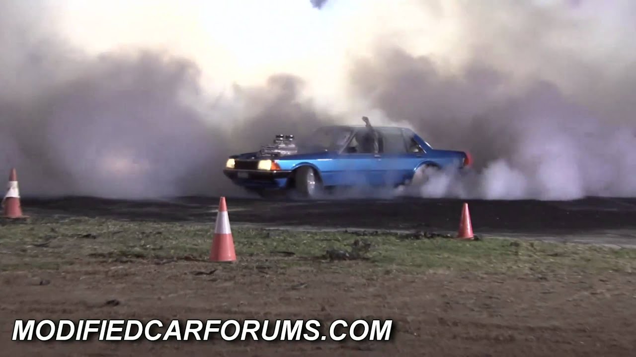 Top 10 Burnouts at The Ultimate Burnout Challenge 2011 - YouTube