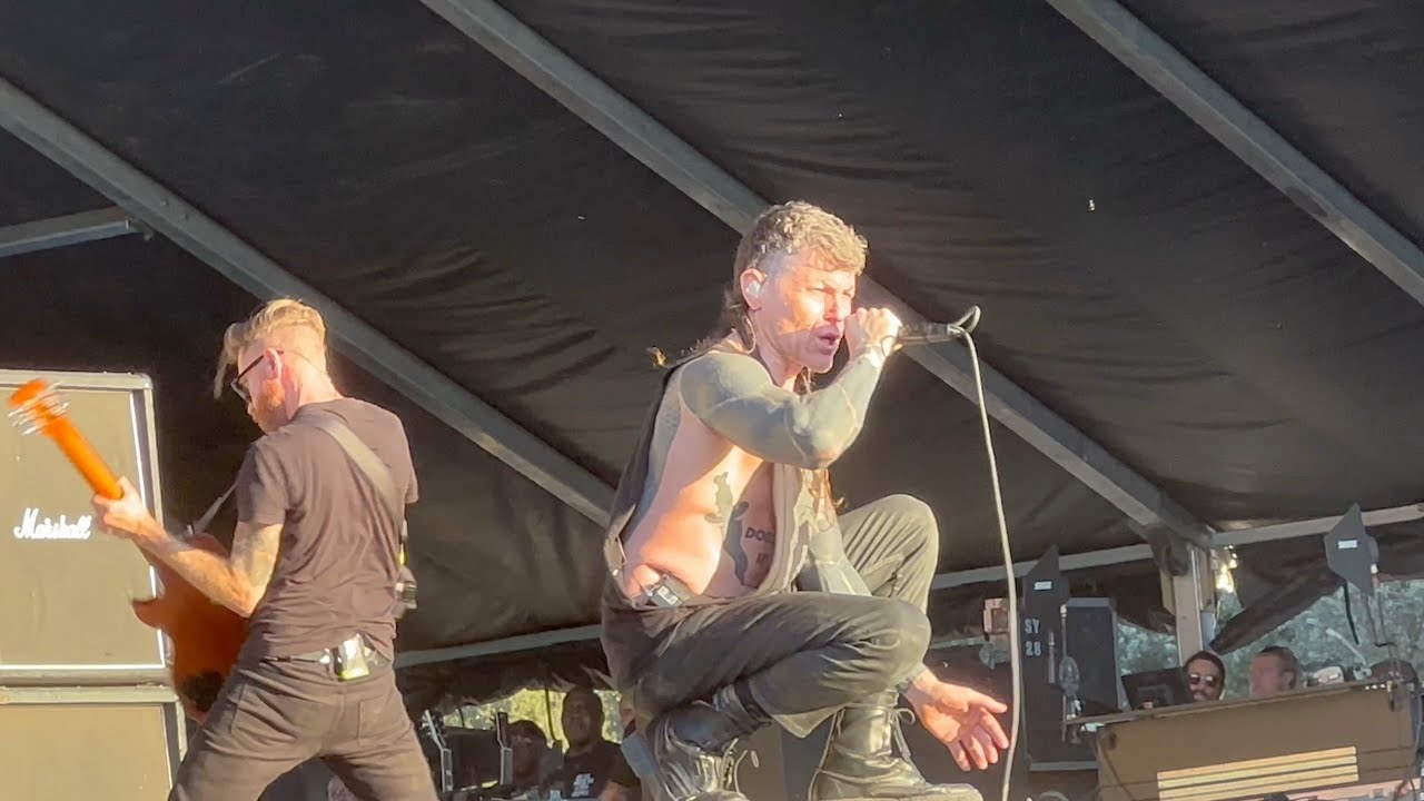 AFI Miss Murder LIVE Aftershock Festival 2023 Sacramento 4K - YouTube