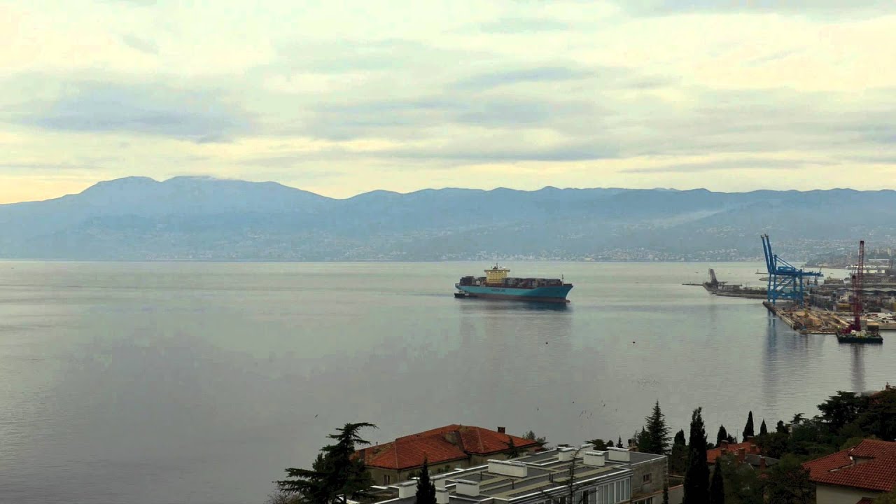 Container ship enters Port of Rijeka - YouTube