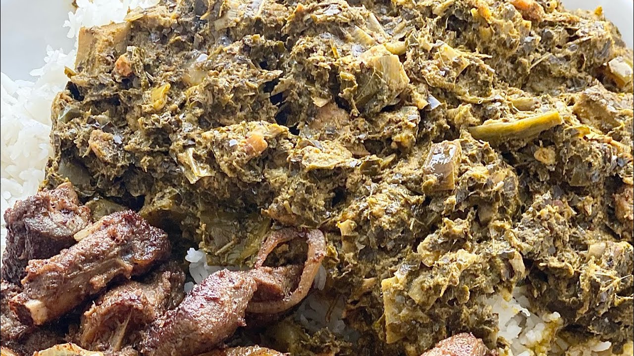 Recette de Pondu (Feuille de manioc à l'arachide cru moulu) - YouTube