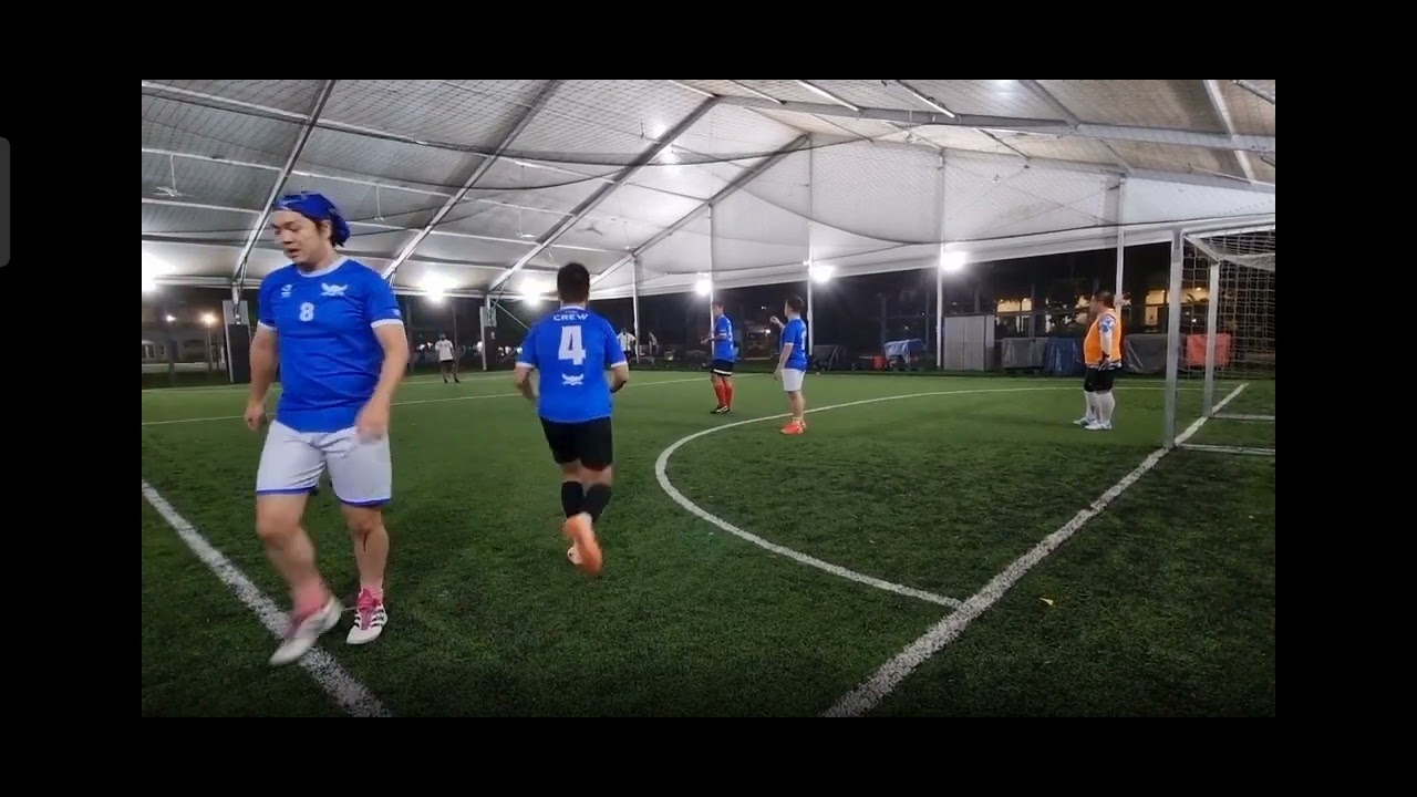 Milan Club Singapore Vs The Crew (D2D Fan Club 5s) - YouTube