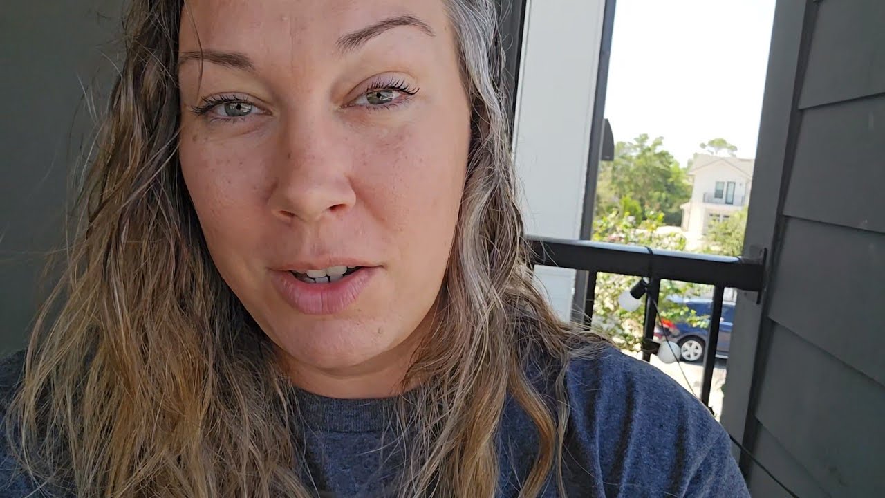 SOMETHING IS WRONG HERE..... [youtube] - YouTube