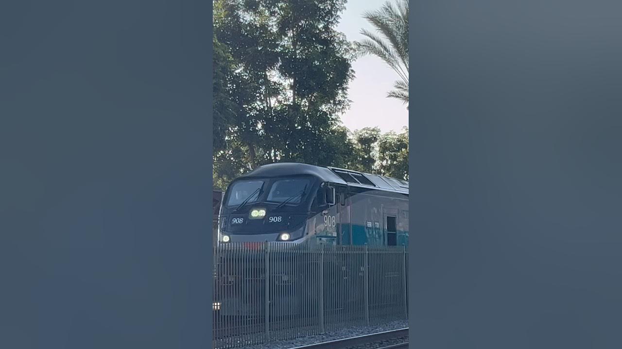 Jingle Bells Hornshow From SCAX 908 leading M1664 - YouTube