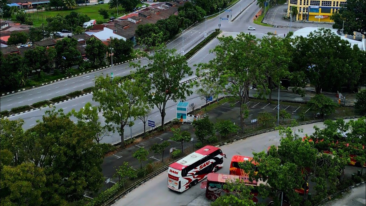 Bas Sani Express di Melaka Sentral #melaka - YouTube
