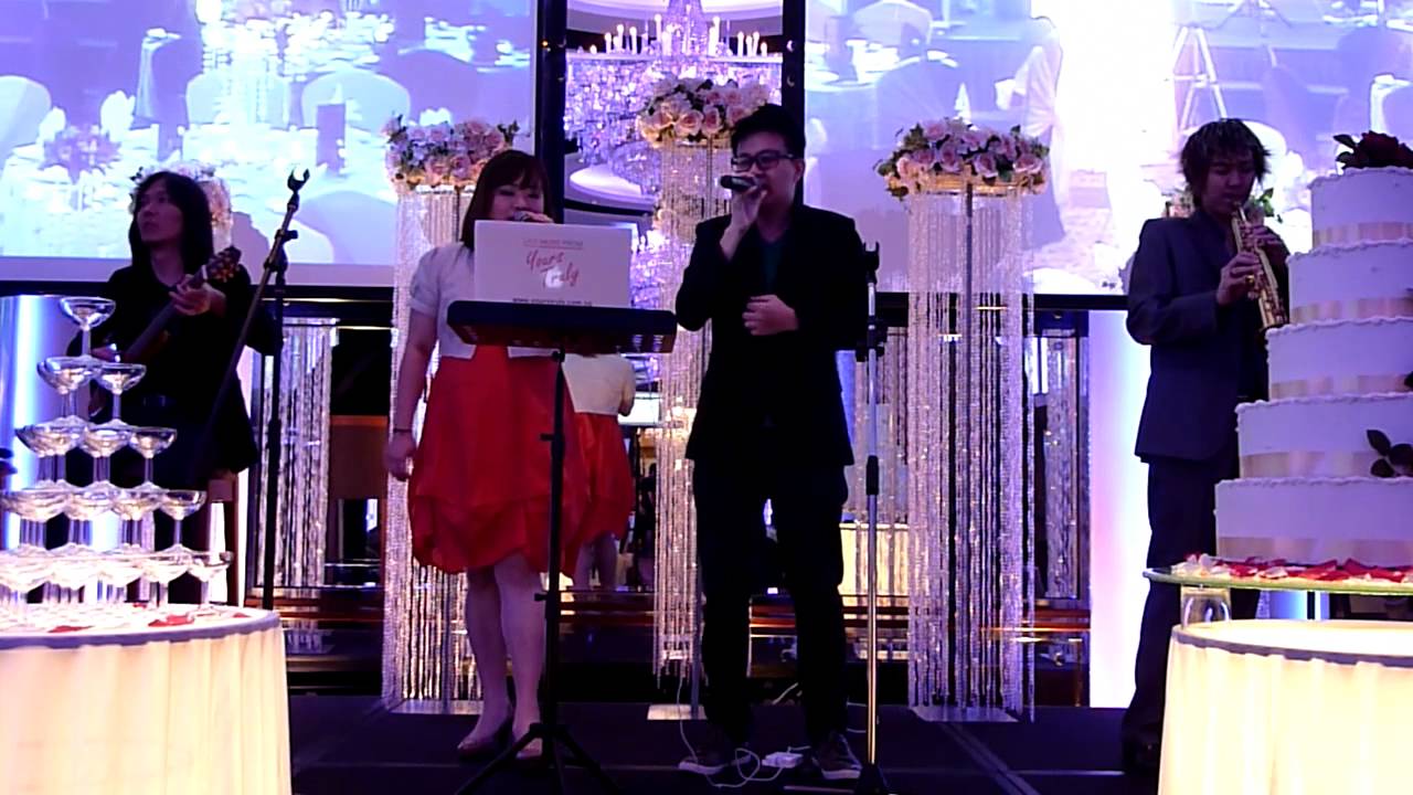 Yours Truly Live Music - Jon Keith Guo singing 一人一半 (Singapore Live ...
