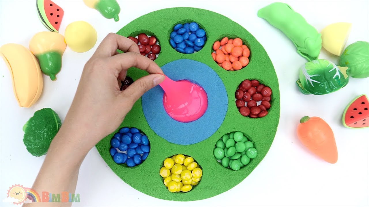 How To Make Kinetic Sand PIZZA With Slime And M&M Surprise Toys - YouTube