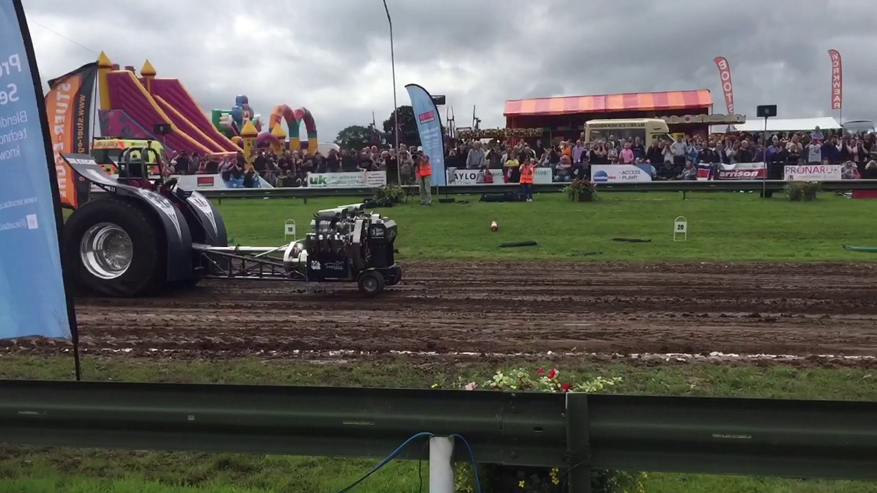 The Knight Tractor Puller - European Championship 2016 - YouTube
