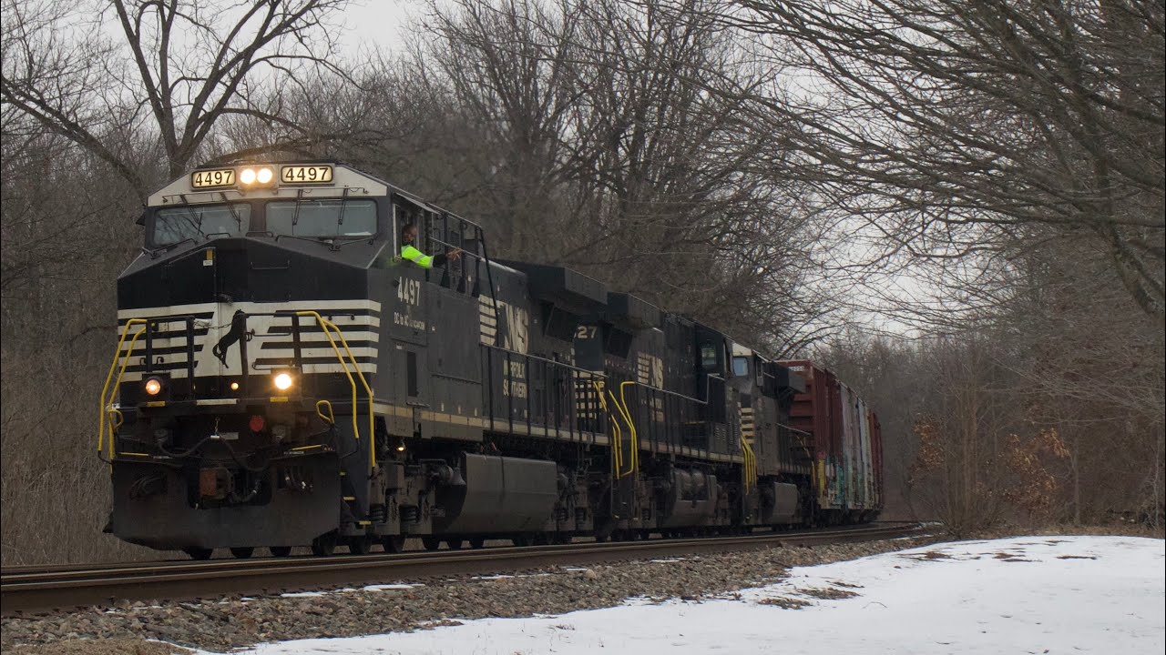 NS 4497 Leading Last 30T with Awesome Crew! - YouTube