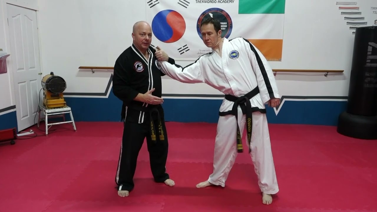 SHOULDER GRAB DEFENSE - YouTube