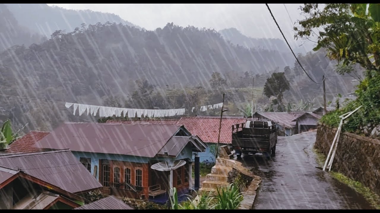 Heavy rain in a beautiful village on the edge of a cliff||peaceful life ...