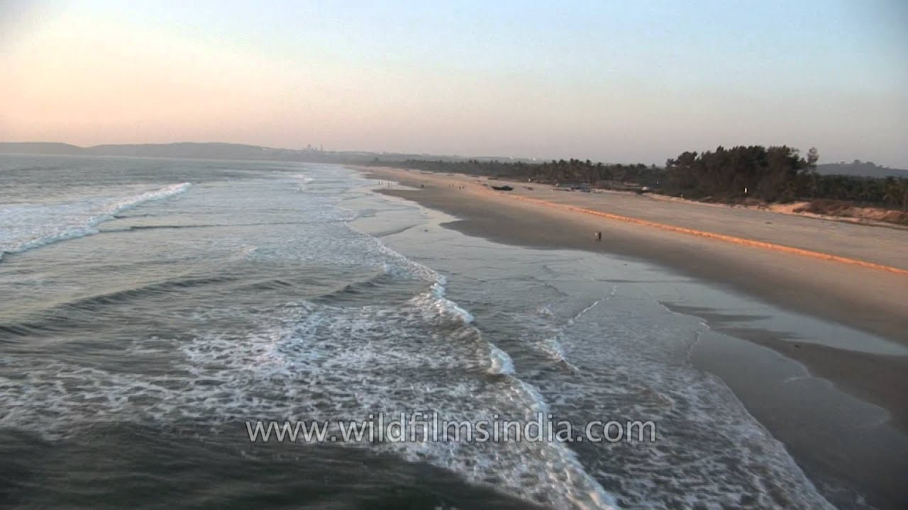 Waves of Arabian Sea - Goa - YouTube