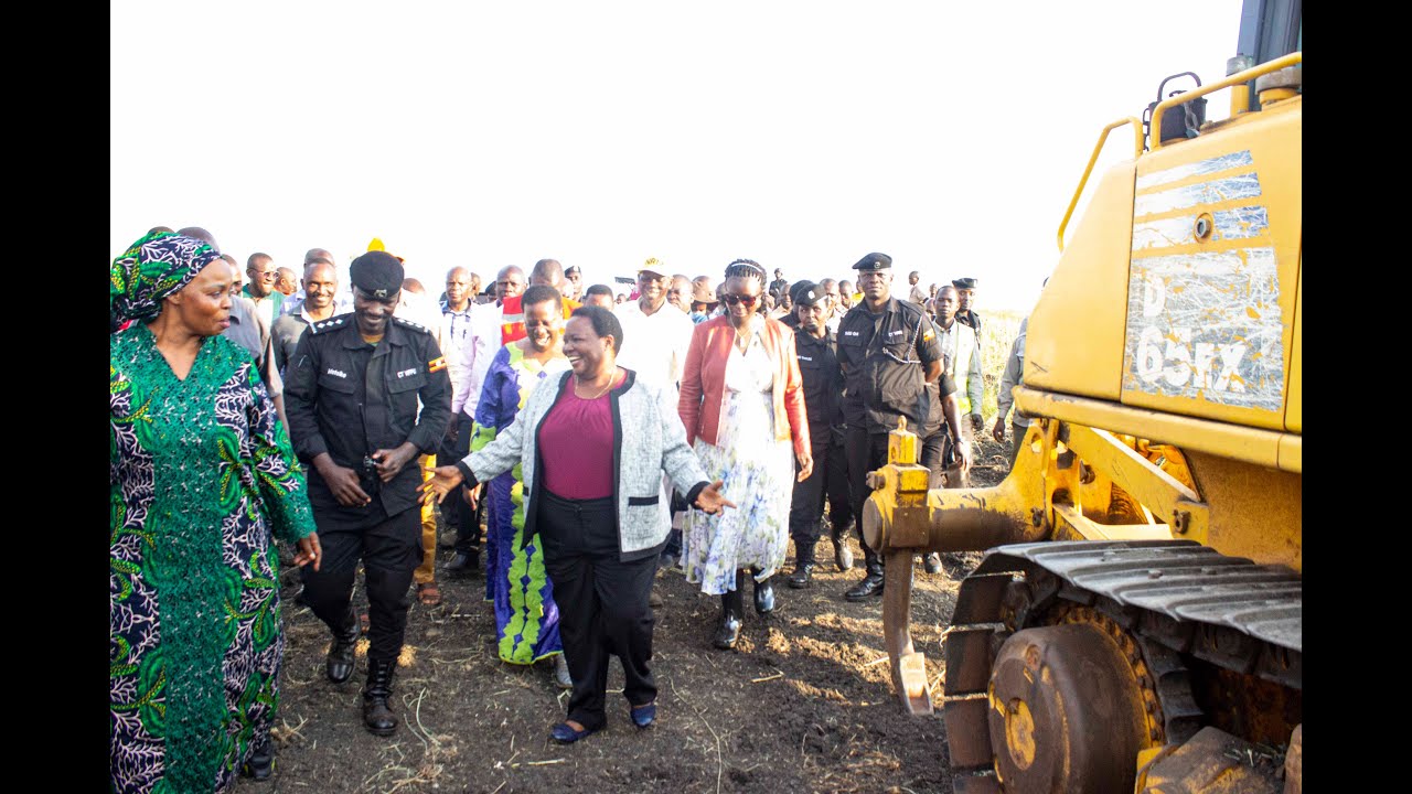 BUGISU REGION LEADER INTERACT WITH NABBANJA ON RAPANT LANDSLIDES - YouTube