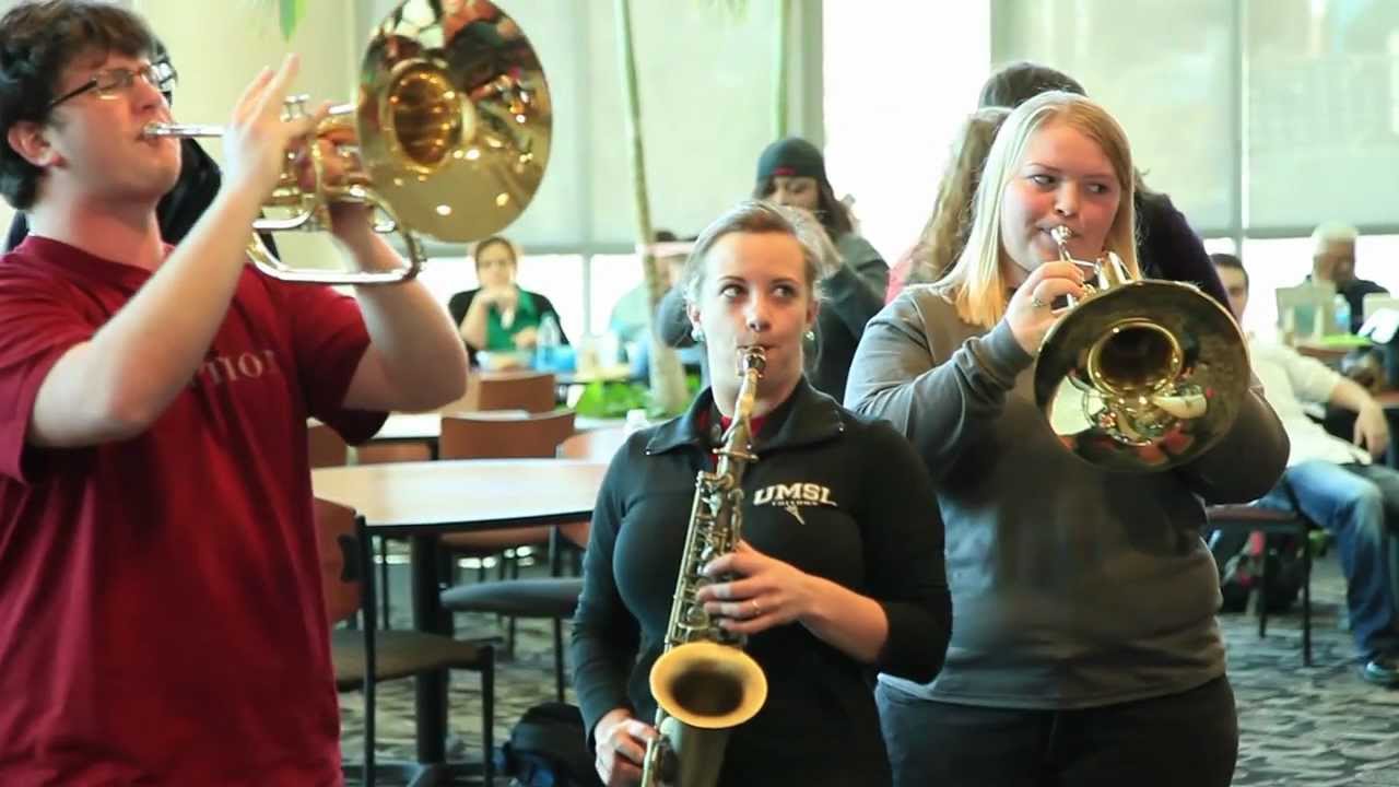 UMSL: Jamming in the Millennium Student Center - YouTube