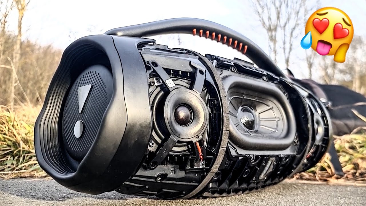 Heavy Speakers BASS TEST | JBL Boombox 3 - YouTube