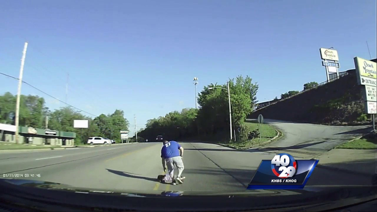 New witness comes forward after 4-year-old falls out of back of the bus ...