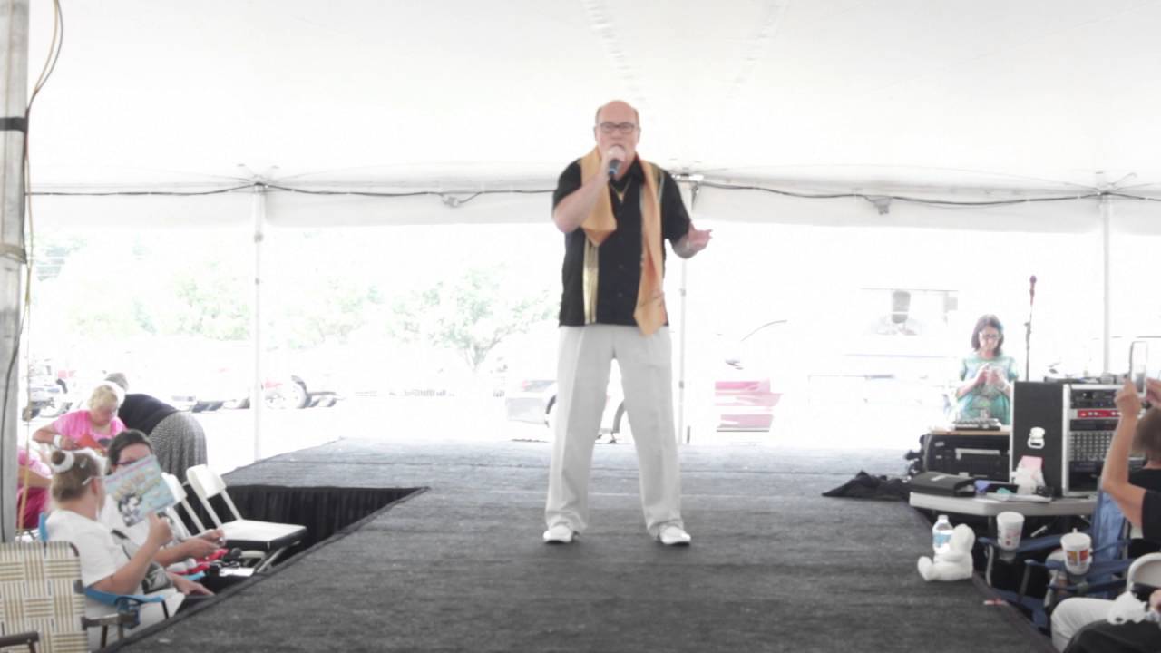 Gordon Piper sings 'Always On My Mind' Elvis Week 2014 - YouTube