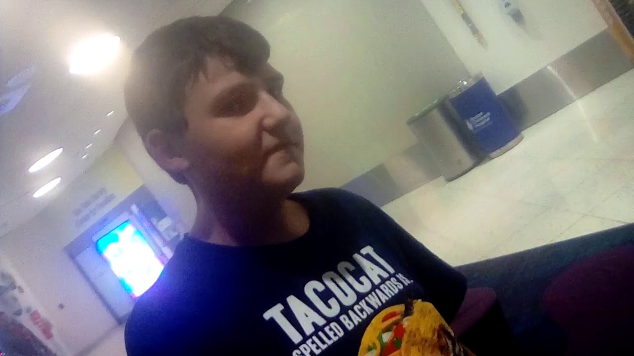 Its screaming 2 finding nemo dory fish - YouTube