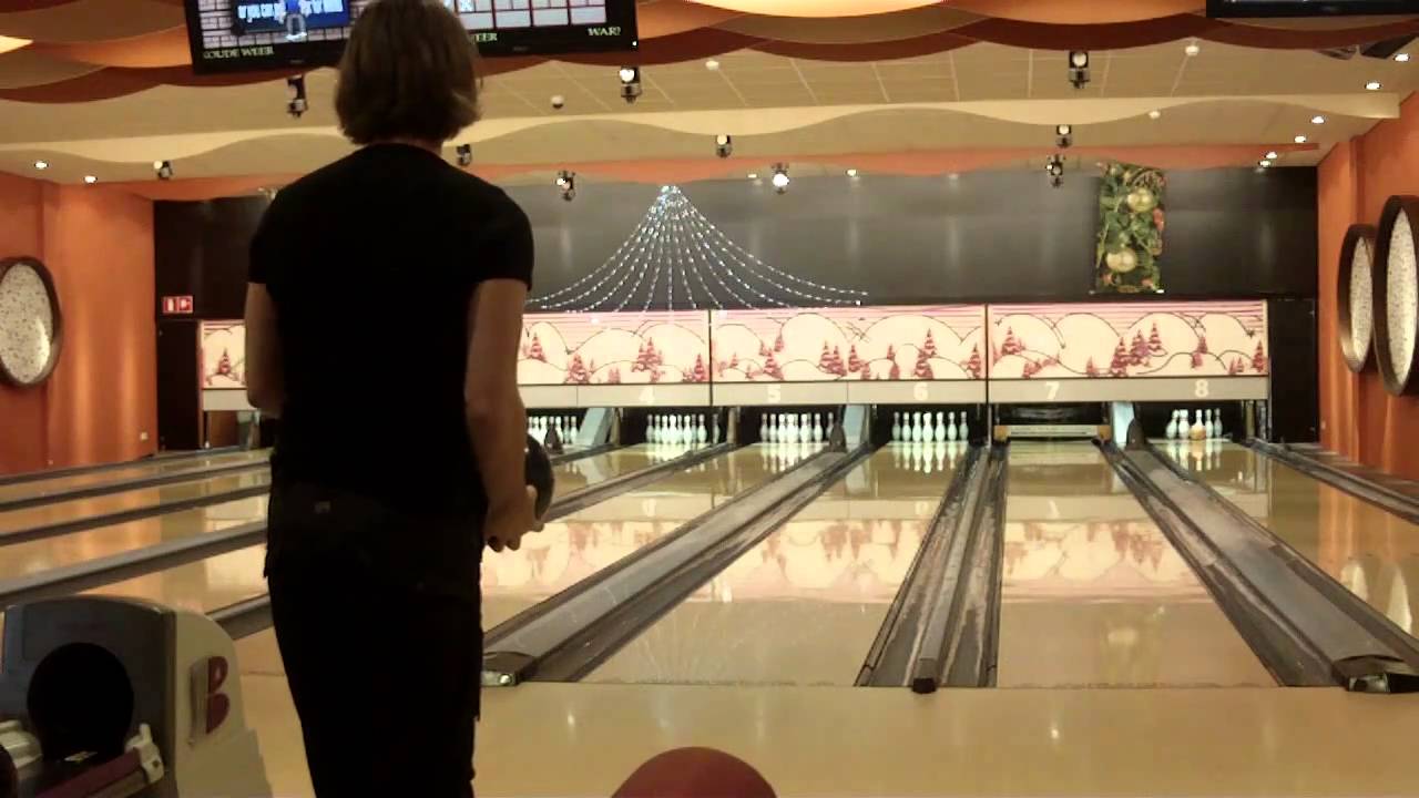 Training Flamingo-Bowling Noordwijkerhout 10-12-2010 - YouTube