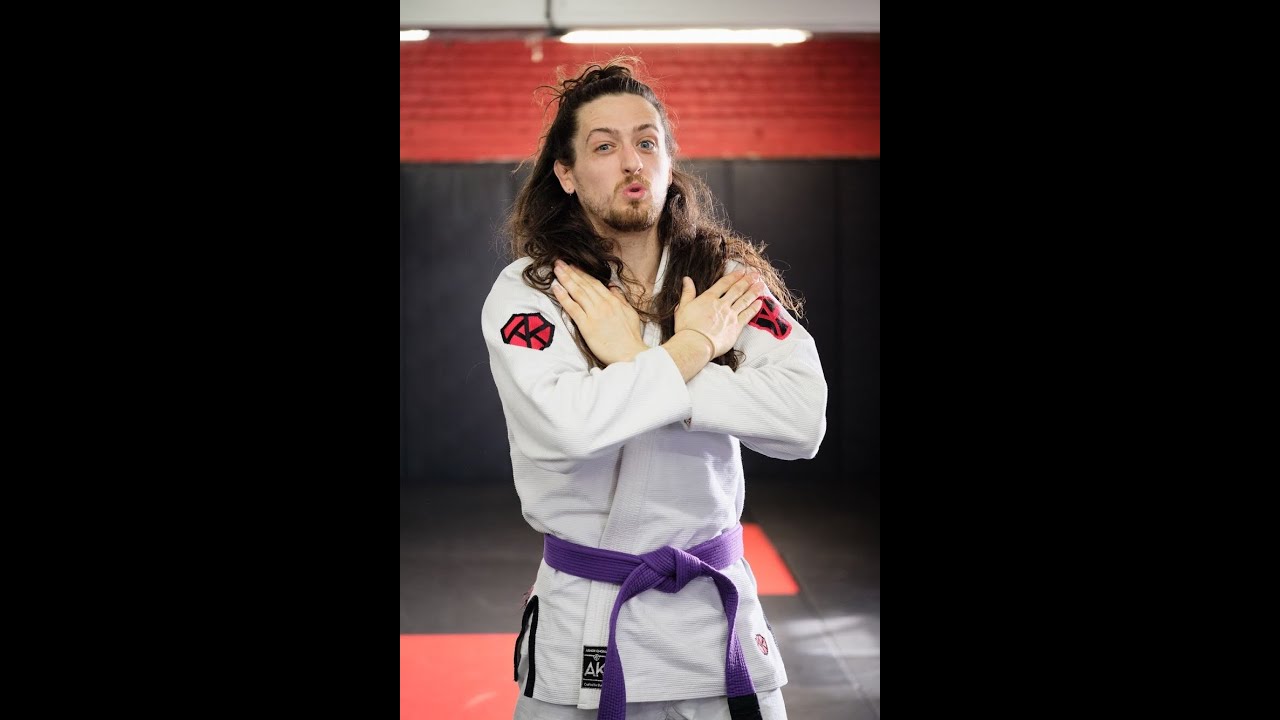 Mounted Triangle Squash Match - YouTube