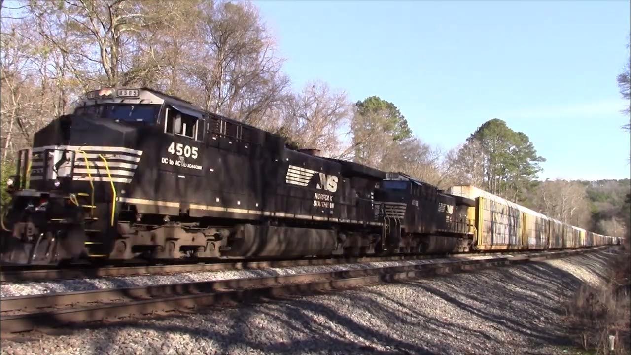NS 4505 leads NS 188 through Lindale, GA - YouTube