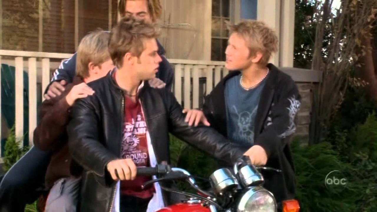 Kyle Savage (from "Complete Savages").wmv - YouTube