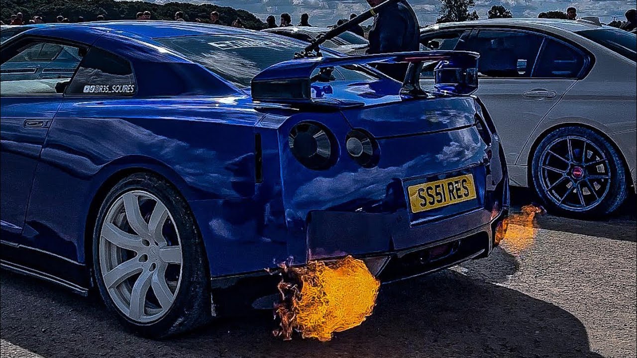 R35 GTR leaving jm racewars - YouTube