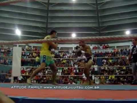 The last legal soccer kick of the Vale Tudo history Andre Quiles X ...