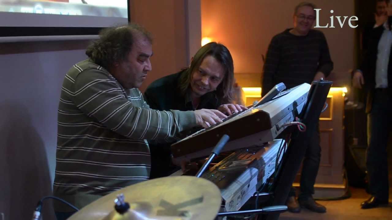 Сергей Манукян и Nikki McCoy взорвали в ресторане Barry White - YouTube