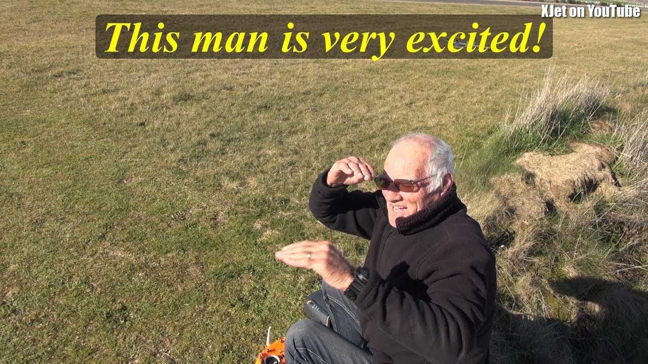 Ron's first ever FPV landing - YouTube