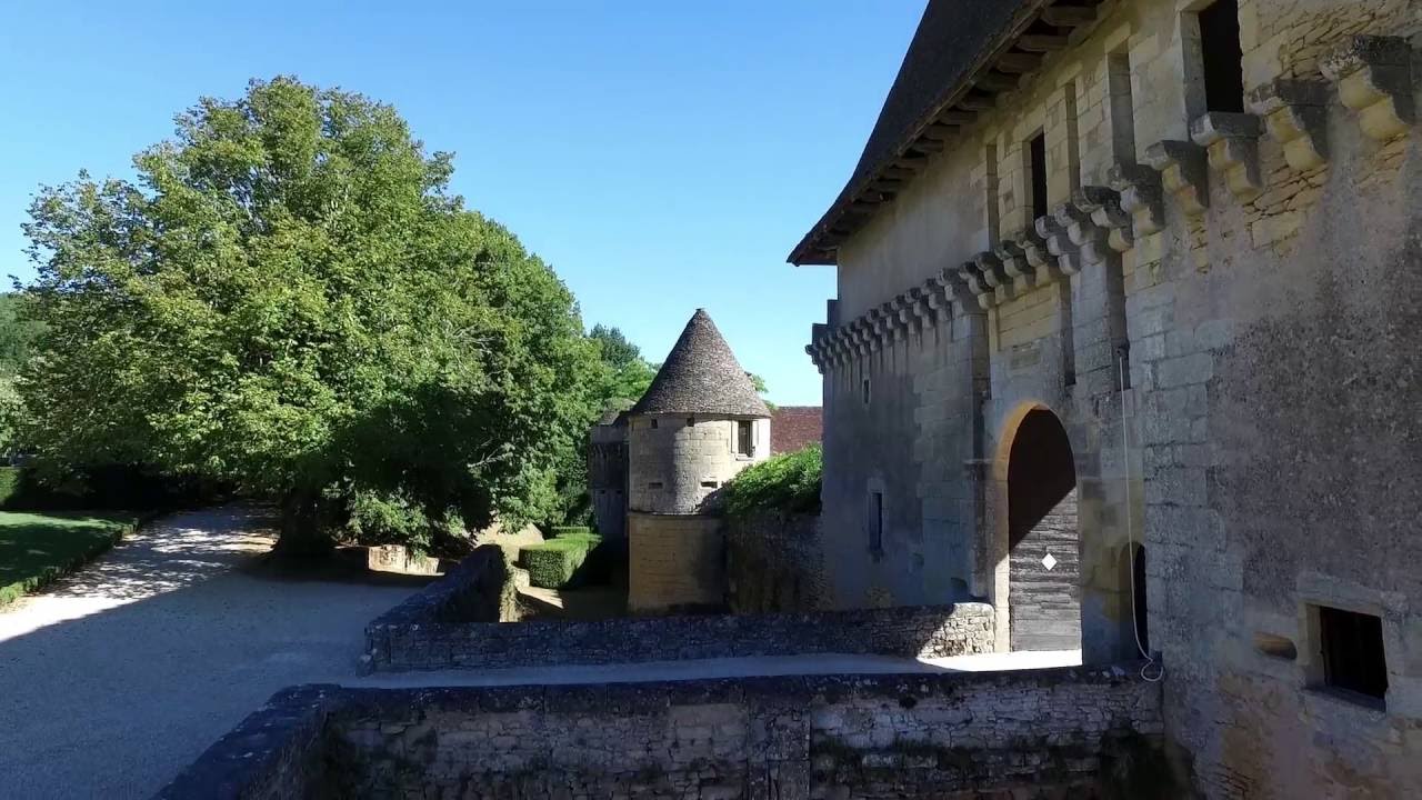 le château de Losse vue par un drone (Thonac Dordogne ) - YouTube