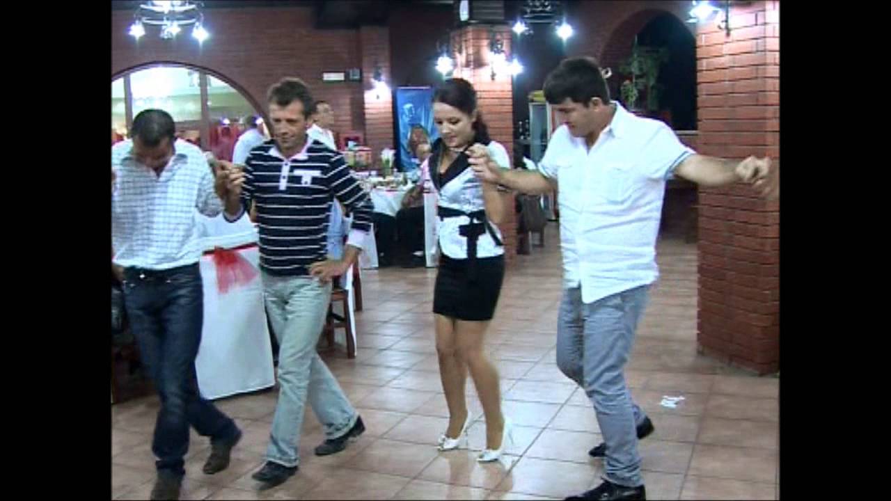 HUMORI SHKODRAN NE INAGURIMIN E ZYREVE GROUP NDOCAJ - YouTube