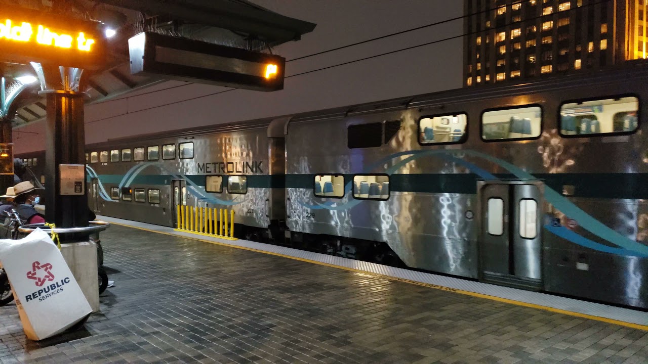 Metrolink EMD F125 903 Leads Antelope Valley Line at Los Angeles Union ...
