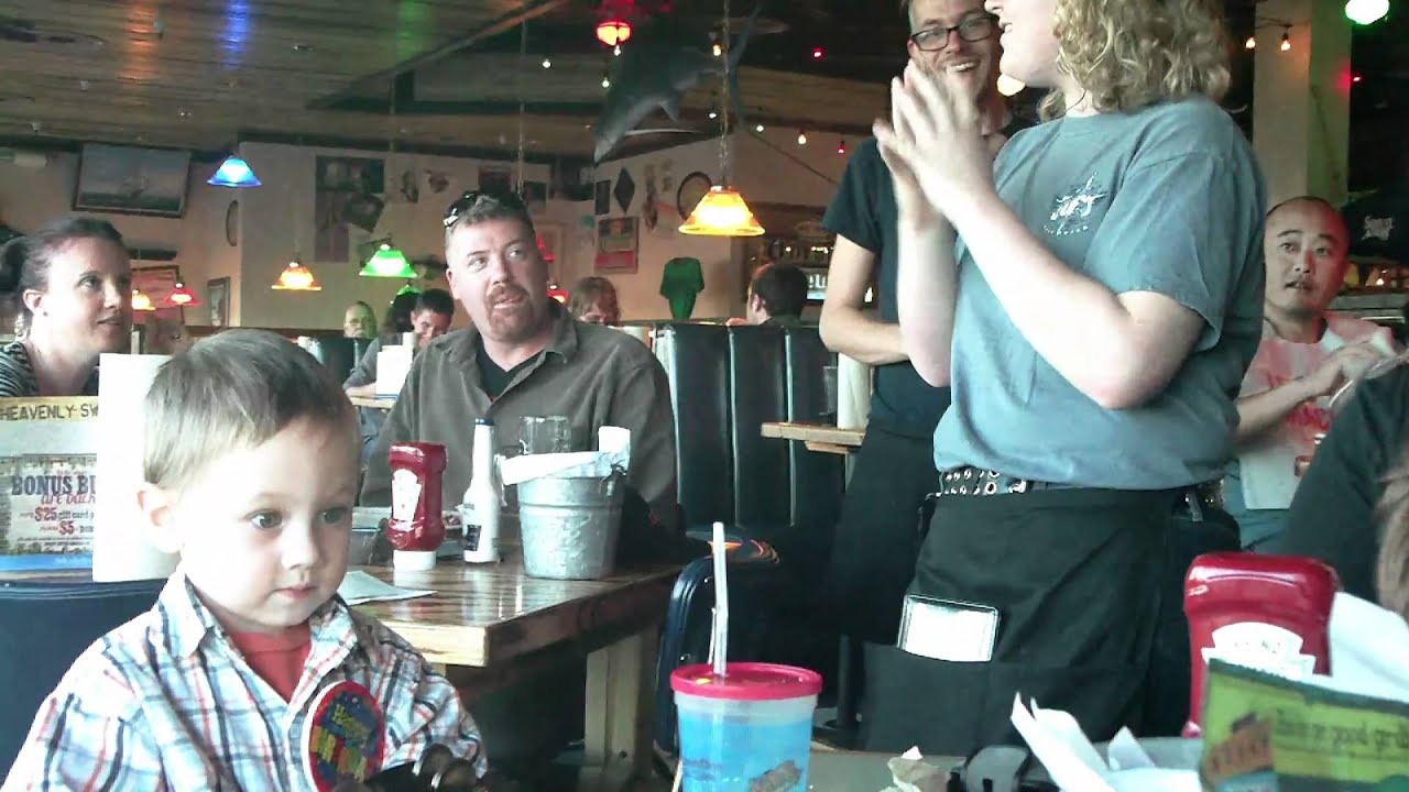 Xavier's Birthday @ Joe's Crab Shack - YouTube