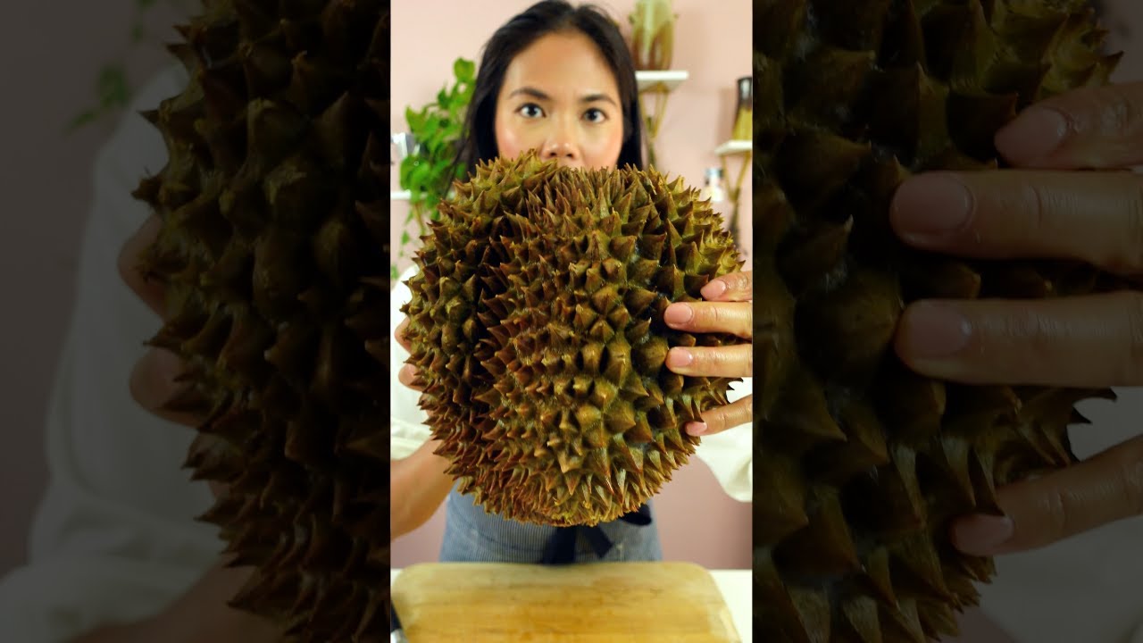 How to open a DURIAN - YouTube