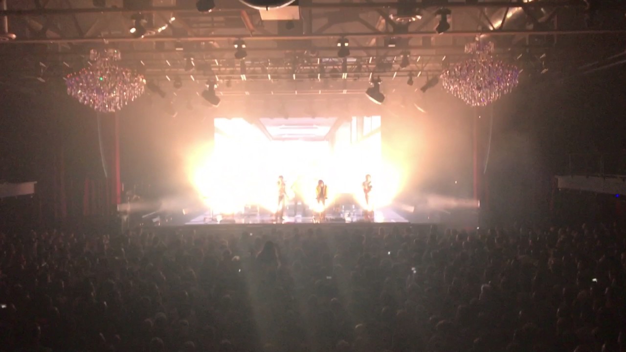 Phoenix live 'Role Model' Philadelphia 6-2-17 - YouTube