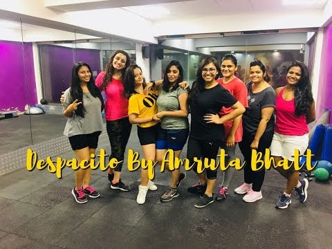 Despacito | ZUMBA | Luis Fonsi | Amruta Bhatt
