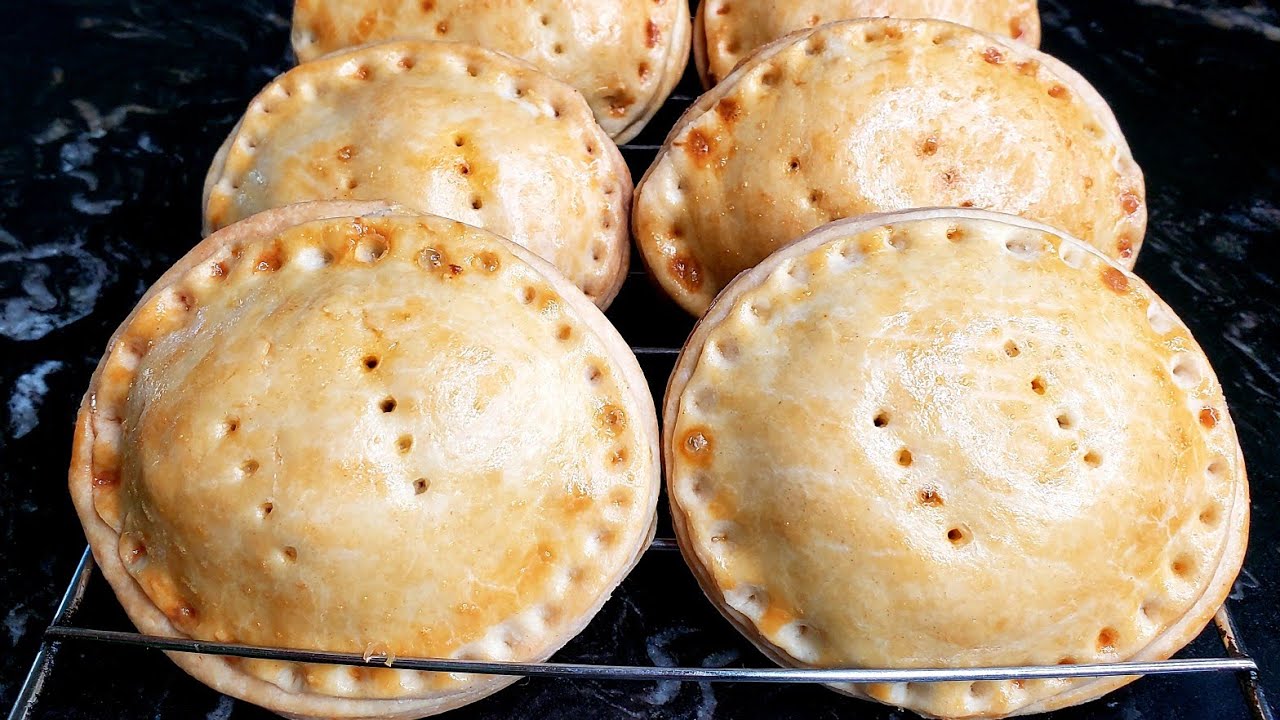 How to make Crispy CHICKEN PIE at home - YouTube